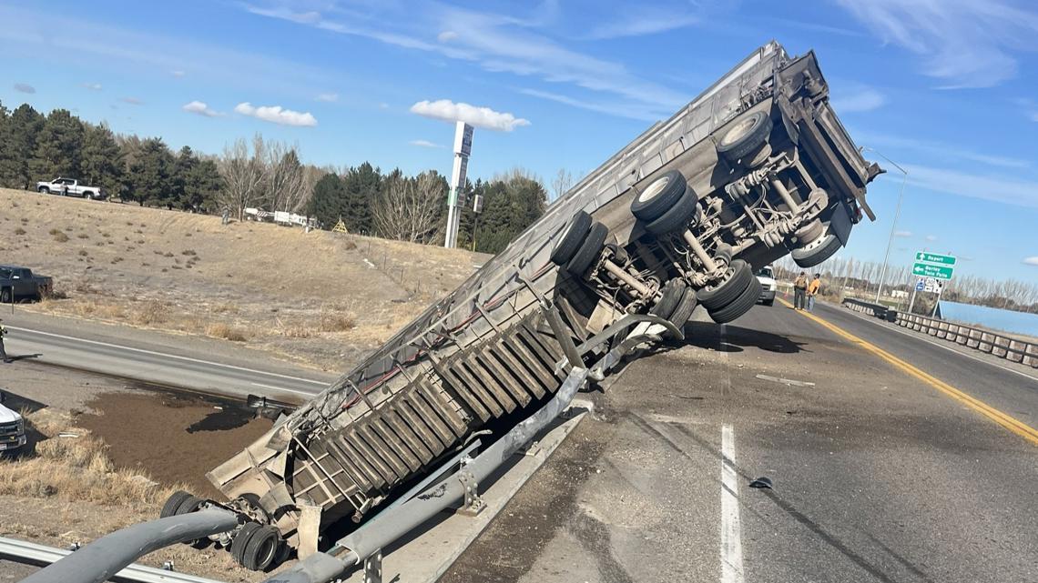 Crash causes eastbound I-84 to close temporarily | ktvb.com