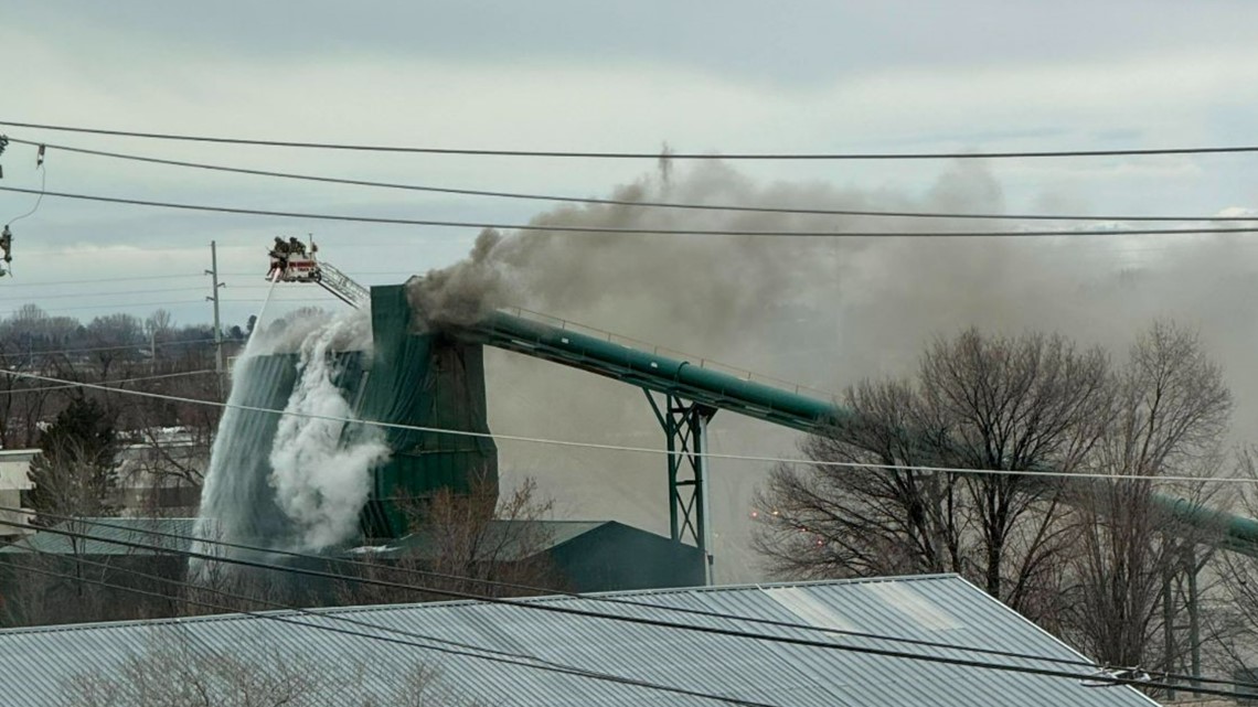 Structure fire breaks out at Meridian lumber mill | ktvb.com