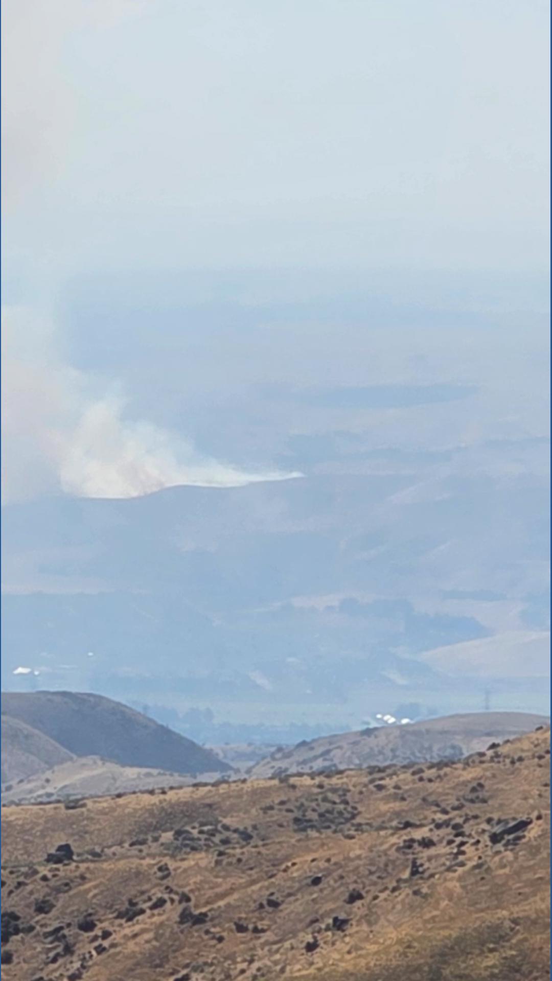 Grass fire threatens Eagle foothills structures | ktvb.com