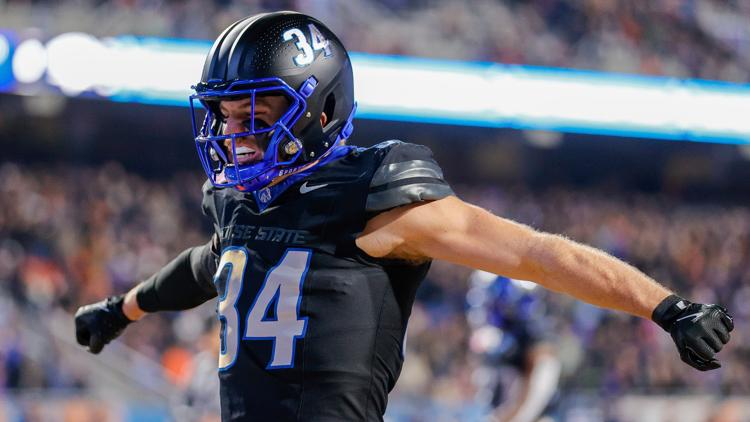 Boise State football sets record with eight academic all-district ...