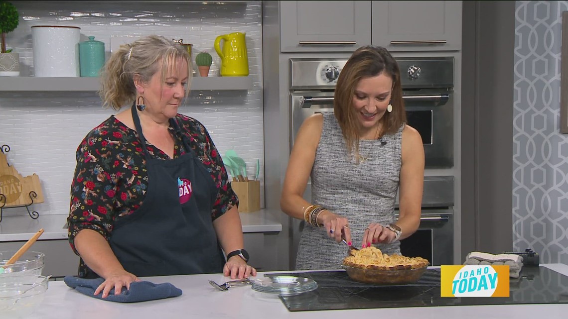 The Perfect Fall Recipe: Pear Cheddar Pie With Angie The Pie Lady ...