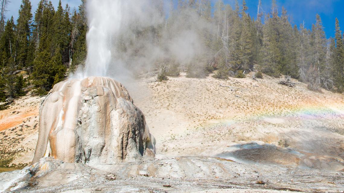 Yellowstone cautions visitors after teen's thermal burn in park | ktvb.com