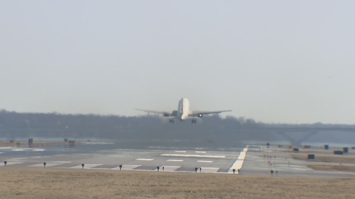 Plane wing bump another plane at Reagan National Airport | ktvb.com